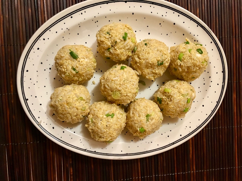 Knuspriger Reissalat aus Laos (Nem Khao) | Zimt & Chili