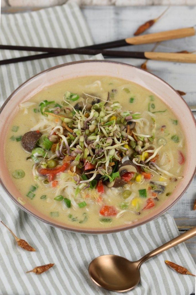 Thai-Suppe mit Kokosmilch und Zitronengras | Zimt & Chili